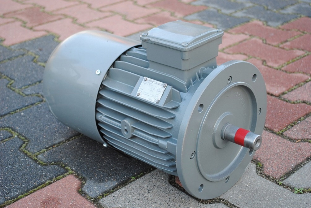 Silnik elektryczny 3.3kw. 1350obr/min. z hamulcem. - 9869808078 - oficjalne archiwum Allegro