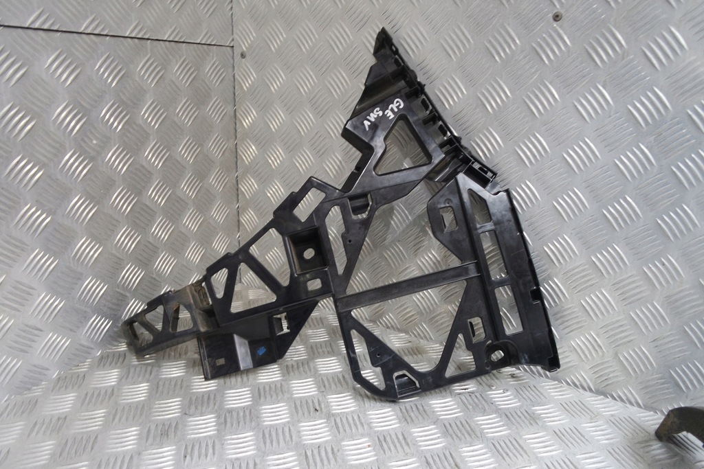 MERCEDES GLE SUV SLIZG ZDERZAKA PRAWY 1668851821 - 7974603225 ...