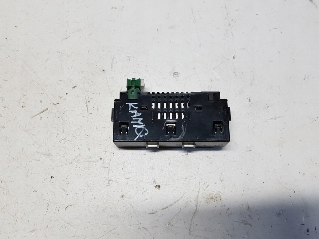 SKODA KAMIQ GNIAZDO USB-C 657035736 - 11625173018 - oficjalne archiwum ...