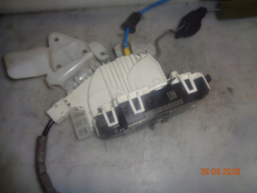 MB W212 w204 zamek drzwi lewy przód A2047201535 - 7597189973 ...