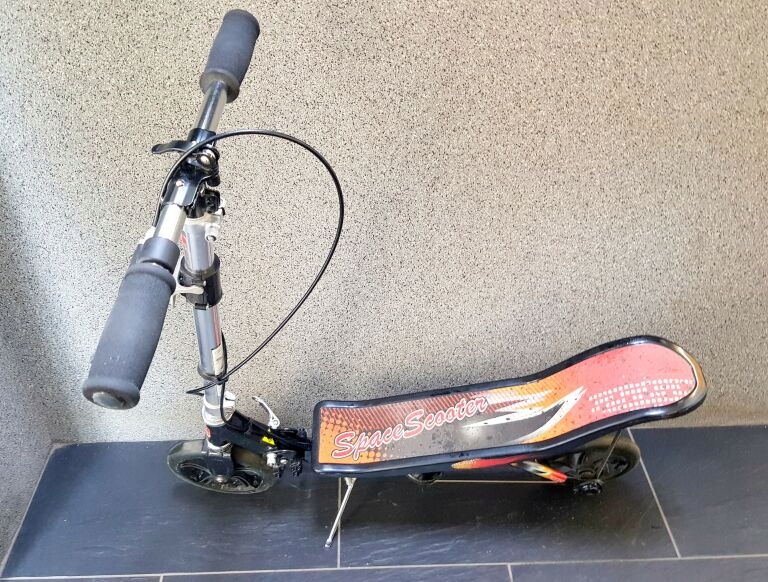 HULAJNOGA SPACE SCOOTER Z NAPĘDEM MECHANICZNYM - 11484216662 ...
