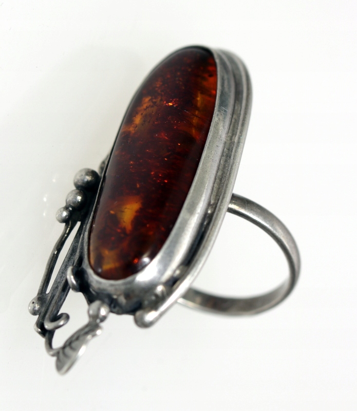 DUŻY SREBRNY PIERŚCIEŃ Z BURSZTYNEM PRL - 11473692925 - oficjalne archiwum Allegro