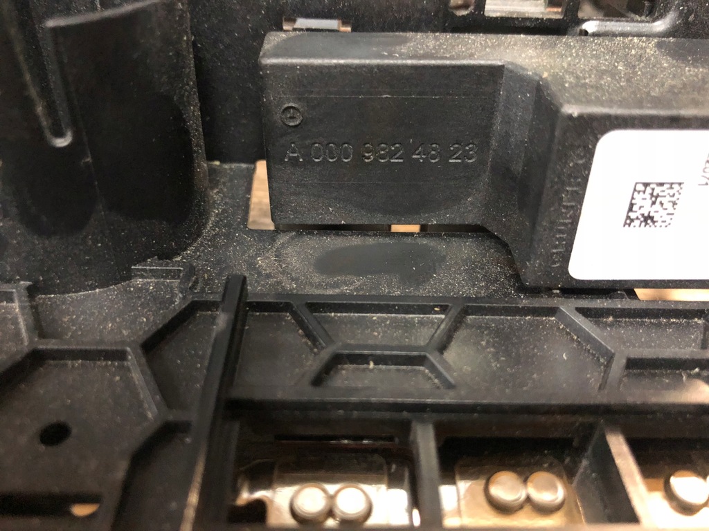 MERCEDES C238 SKRZYNKA BEZPIECZNIKÓW 0009824823 - 12412706977 ...