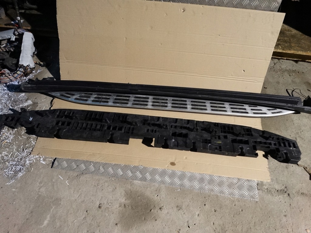 IDEALNY PRÓG STELAŻ PRAWY LED MERCEDES W167 SUV 1 - 13215764572 ...