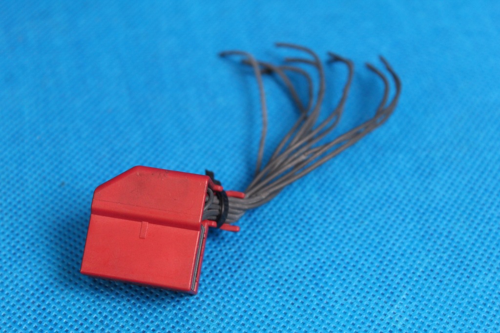 AUDI A4 B9 LIFT 35TDI KOSTKA 10 PIN 8E0972420 20R - 11133361137 ...