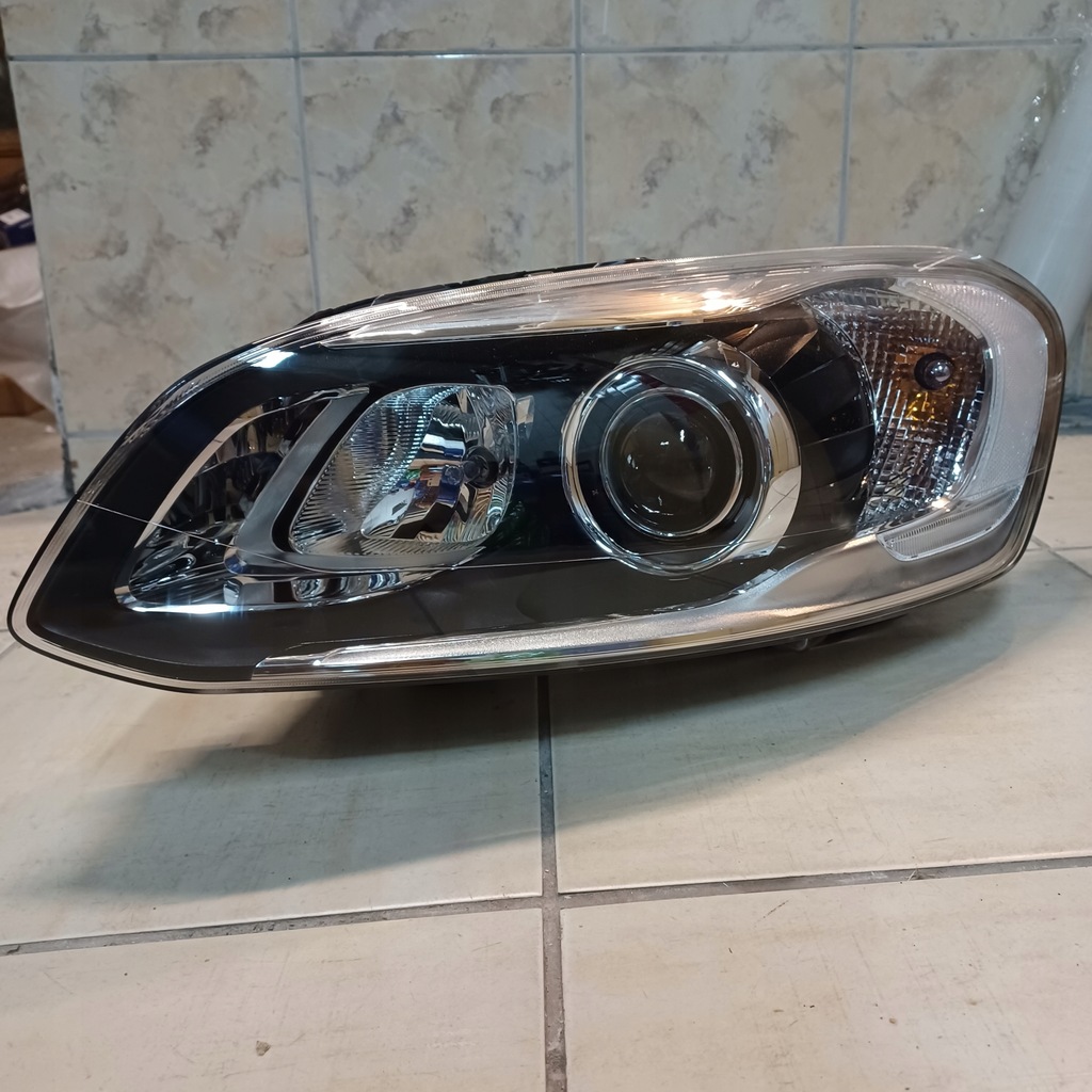REFLEKTOR LAMPA LEWY VOLVO XC60 NOWY OE - 12872840631 - oficjalne ...