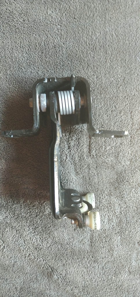 MERCEDES W447 ROLKA DRZWI PRZESUWNYCH LEWA ORYG! - 14057196867 ...