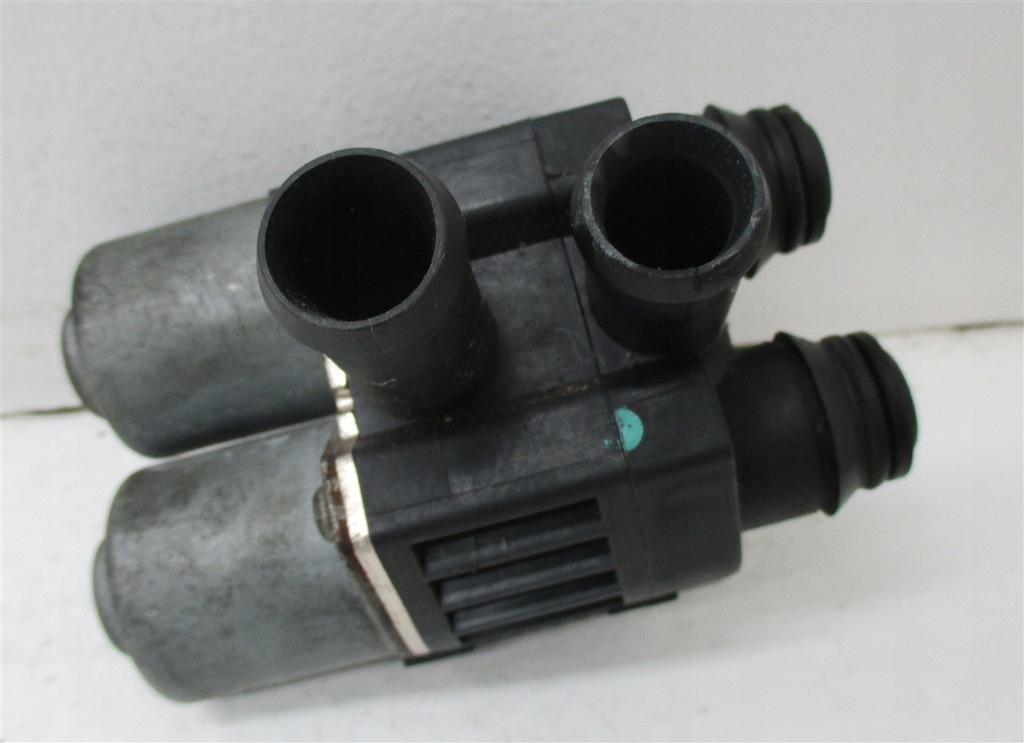 ZAWÓR NAGRZEWNICY POMPKA WODY MERCEDES 0018307884 - 13350706092 ...