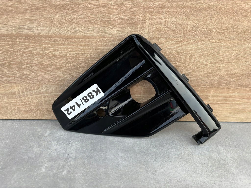 VOLVO S60 V60 R-DESIGN 17-22 ROK LEWA KRATKA ZDERZAKA HALOGENU K88/142 ...