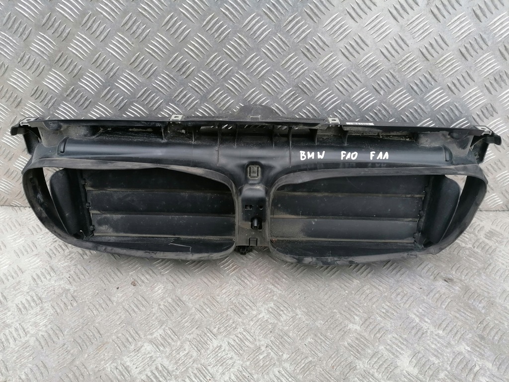 Żaluzja chłodnicy BMW F10 F11 - 8680646341 - oficjalne archiwum Allegro