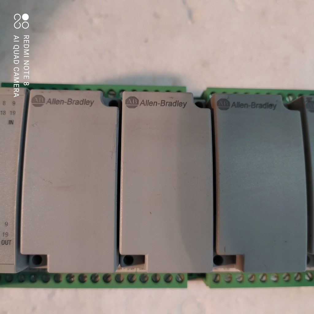 Sterownik PLC ALLEN BRADLEY MICRO830 - 10860027604 - oficjalne archiwum ...