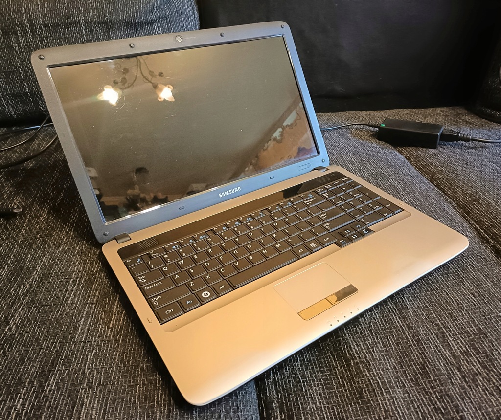 Laptop Samsung RV510 15,6" Intel 2gb/320gb - 12132318605 - oficjalne ...