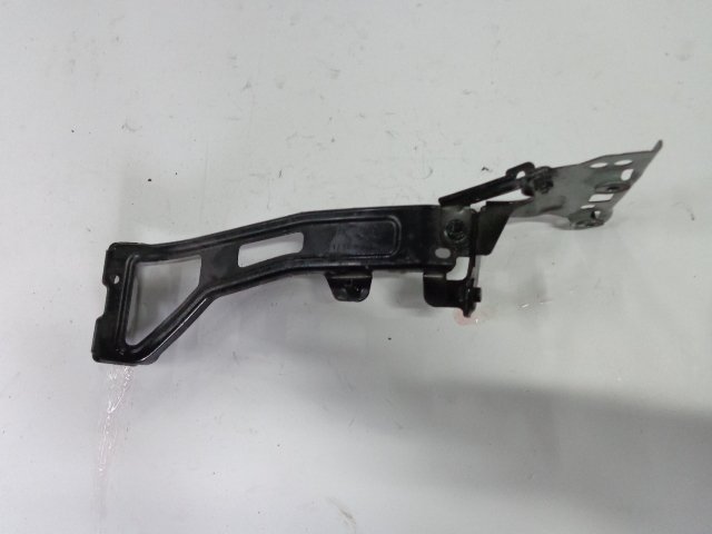 AUDI A4 B9 MOCOWANIE BŁOTNIKA LEWE PRZÓD 8W0821135 - 9036628455 ...