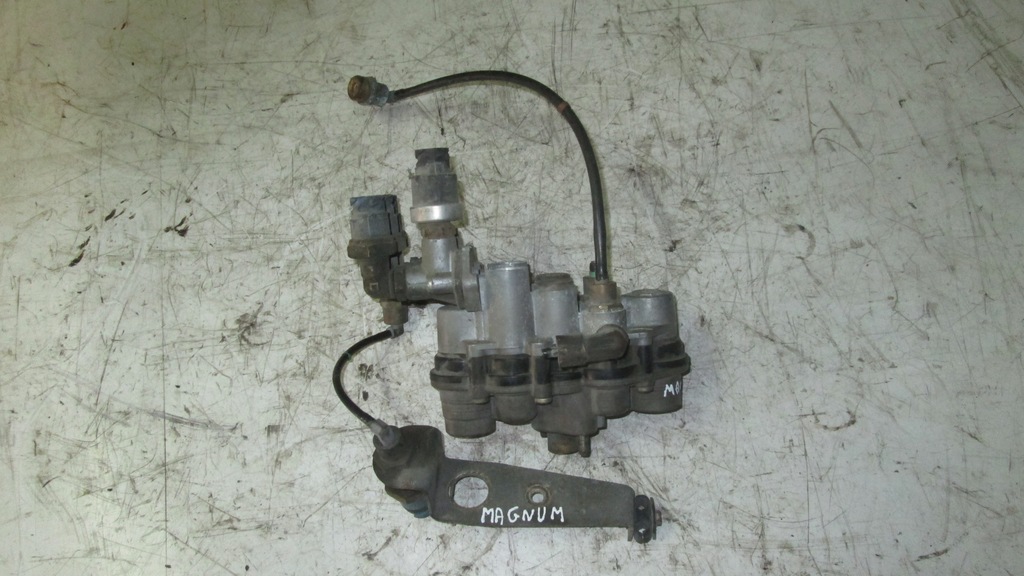 ZAWÓR CZTERODROŻNY 5010525808 RENAULT MAGNUM - 7476960350 - oficjalne ...