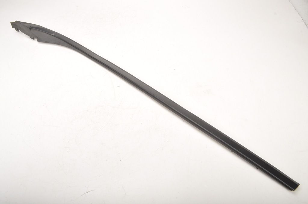 VOLVO V60 LISTWA SZYBY PRZEDNIEJ PRAWA 31335865 - 12075436717 ...