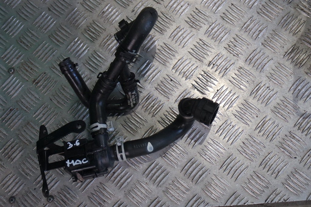 DODATKOWA POMPA WODY PORSCHE MACAN 8K0819147A - 7076417060 - oficjalne ...