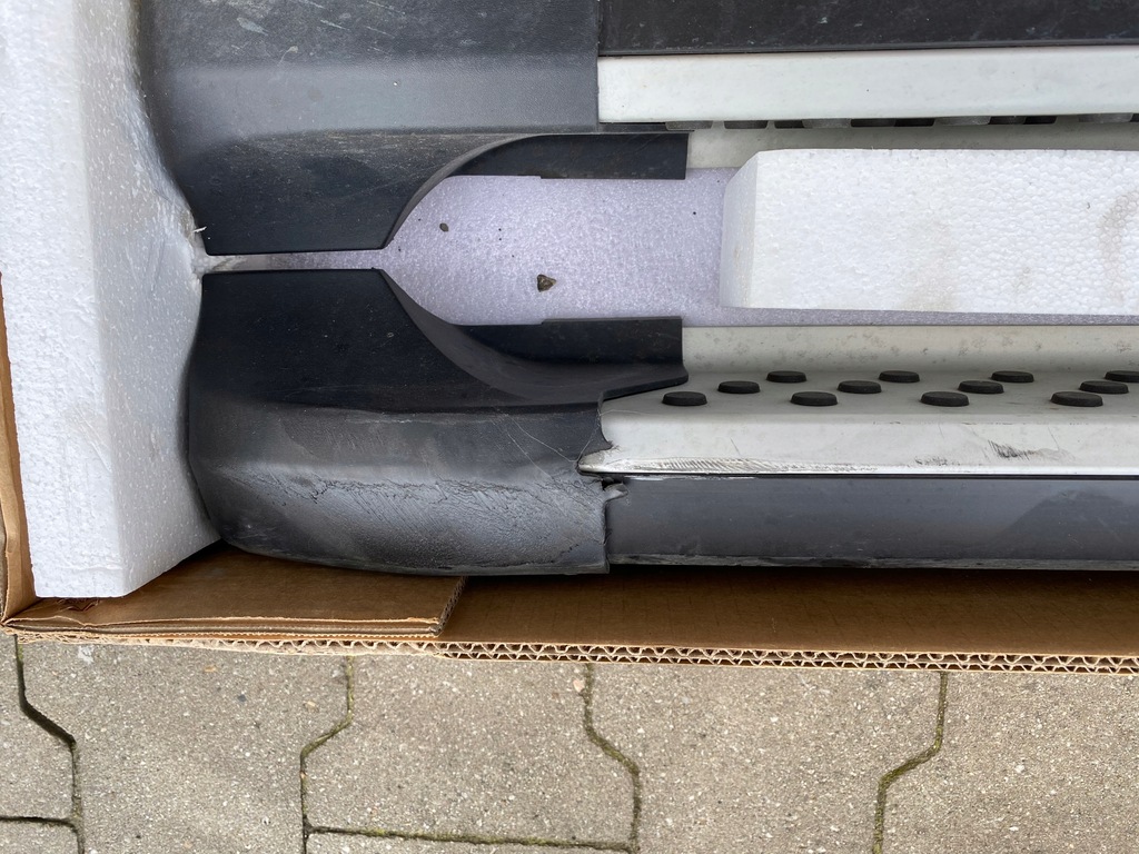 Dacia Duster II progi - 8201700147 - 9811059291 - oficjalne archiwum ...