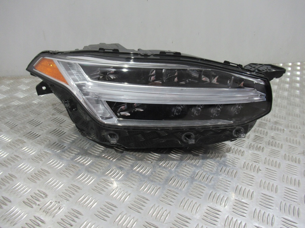 VOLVO XC90 II REFLEKTOR LAMPA PRAWA 31656989 USA - 13713716667 ...