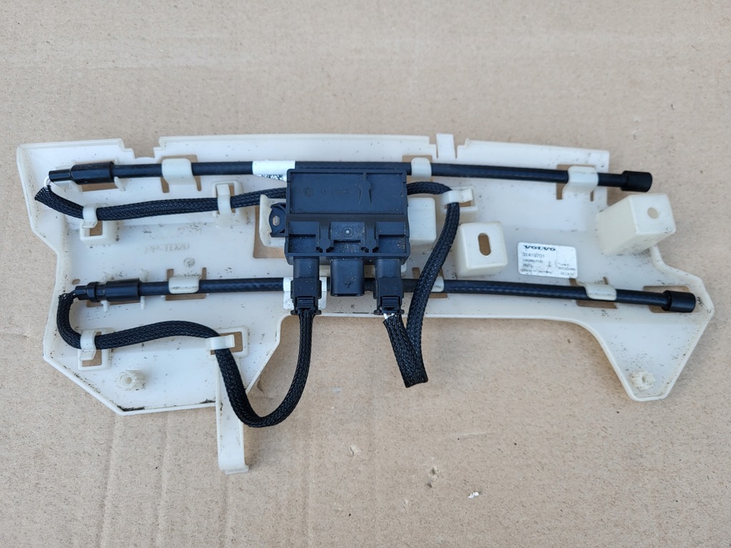 VOLVO XC40 CZUJNIK SENSOR MODUŁ OTWIERANIA KLAPY - 12739837880 ...