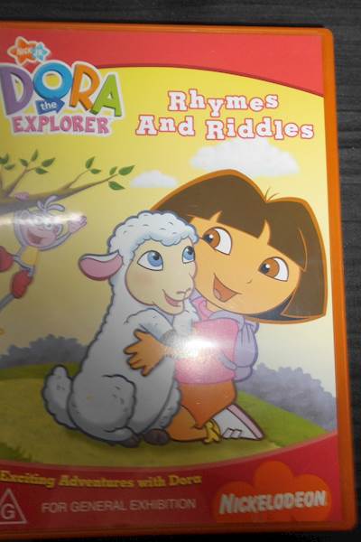 dora poznaje świat rhymes and riddles - 12629206624 - oficjalne ...