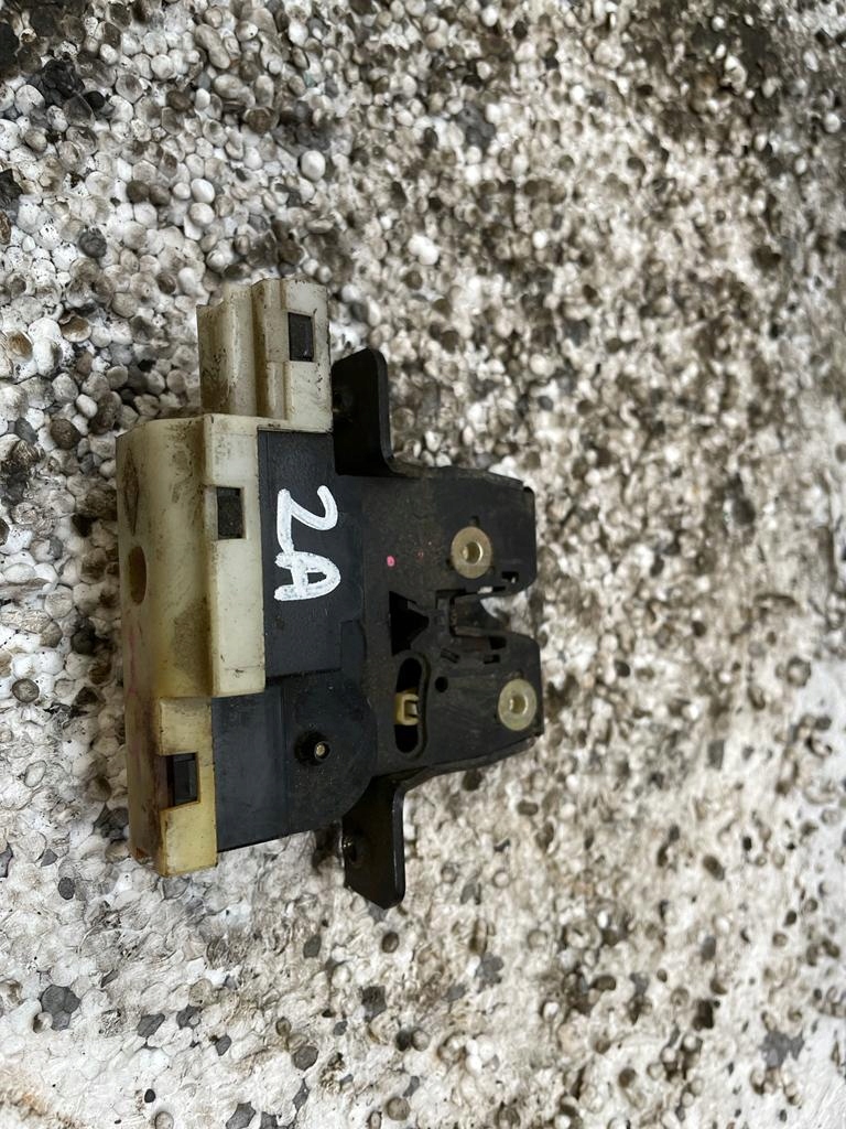 ZAMEK KLAPY TYŁ TYLNEJ NISSAN PRIMERA P12 - 12096701961 - oficjalne archiwum Allegro