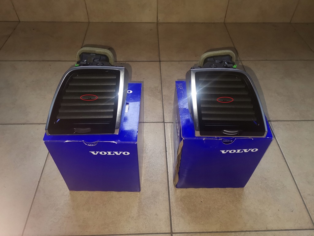 VOLVO XC90 II BOCZNA KRATKA NAWIEWU KONSOLI - 11873596505 - oficjalne ...