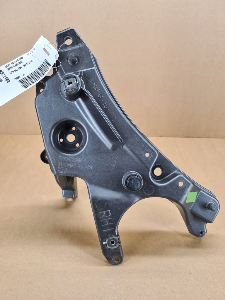 PRAWY ŚLIZG MOCOWANIE BŁOTNIKA VOLVO S90 V90 714 - 13041126874 ...