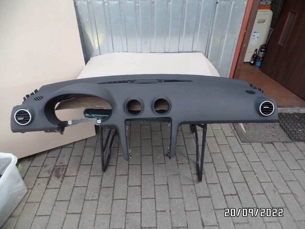 DESKA ROZDZIELCZA KOKPIT AUDI A3 8P 8P1857033 - 12643962286 - oficjalne archiwum Allegro