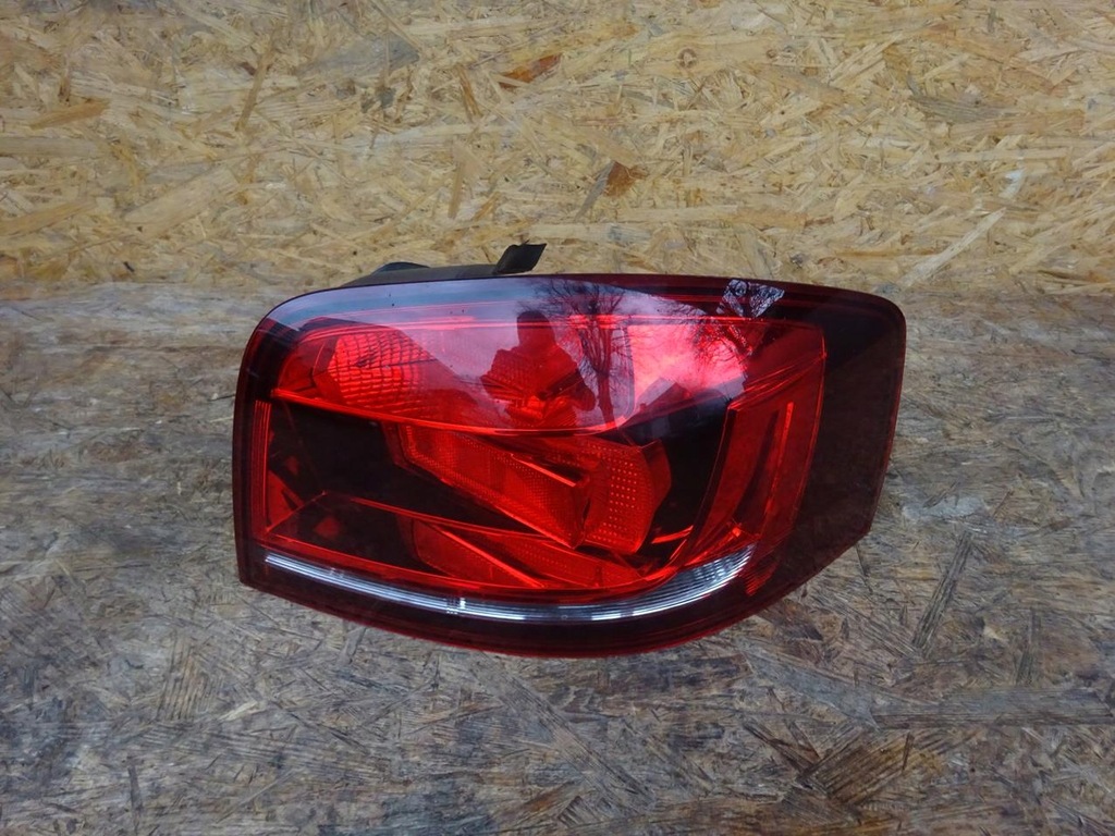 AUDI A3 8P 8P3 3D LIFT 08-12 LAMPA PRAWA TYŁ TYLNA WIŚNIOWA 8P3945096C ...