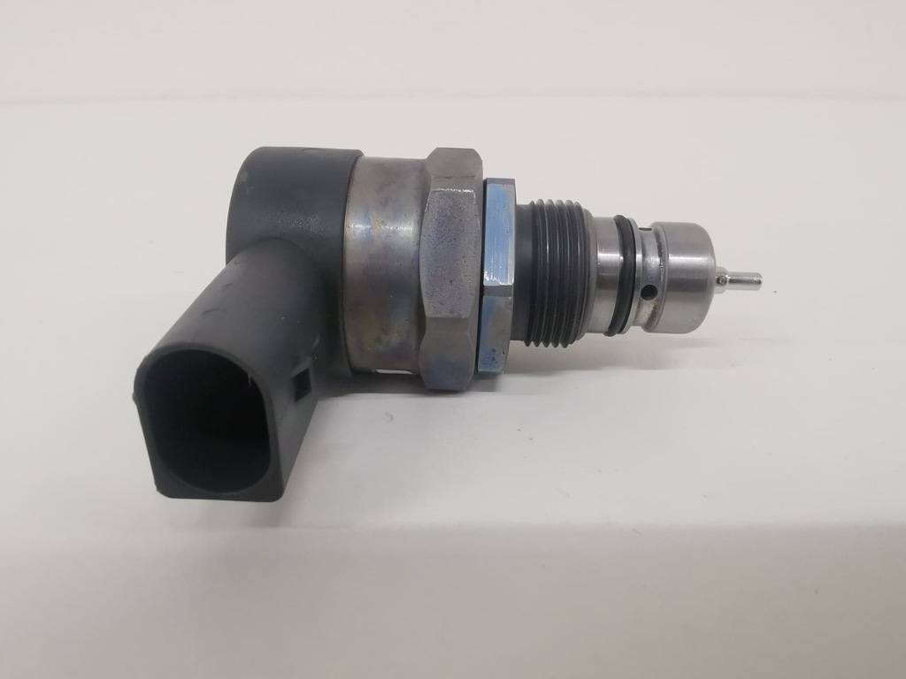 ZAWÓR CIŚNIENIA PALIWA 057130764H AUDI VW 2.0 TDI - 13106352116 ...