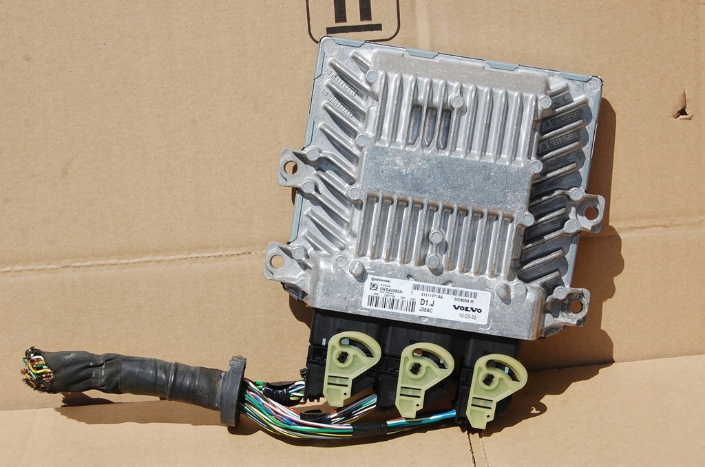 STEROWNIK KOMPUTER SILNIKA VOLVO V50 S40II C30 2,0D 31211071AA D1.J SID803A - 15529653526 ...
