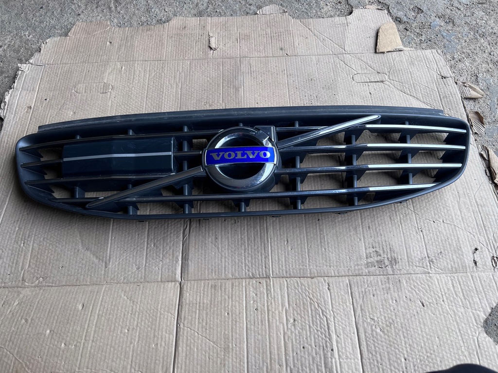 Volvo XC60 atrapa grill pod radar 13-17 oryg - 12668321981 - oficjalne ...