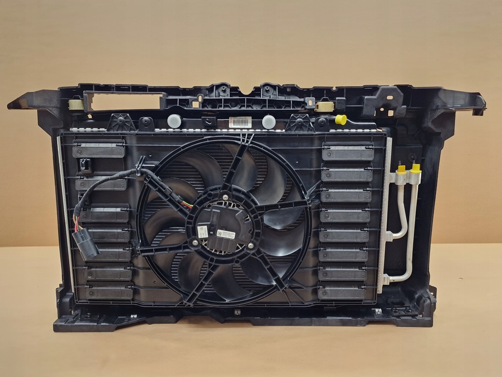 PAS PRZEDNI CHŁODNICE E-208 E-2008 MOKKA-E CORSA-E E-C4 DS3 CROSSBACK ...