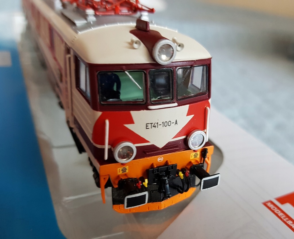 ET41-100 w malowaniu rządowym, baza: PIKO-RARYTAS. - 8548175412 - oficjalne archiwum Allegro