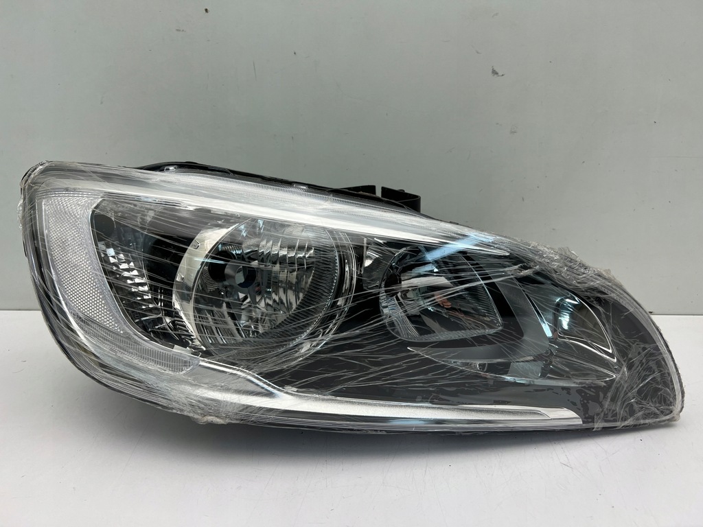 VOLVO S60 II V60 LIFT LAMPA PRZEDNIA PRAWA PRZÓD ZWYKŁA N 2013 ... VOLVO S60 II V60 LIFT LAMPA PRZEDNIA PRAWA PRZÓD ZWYKŁA N 2013 ...