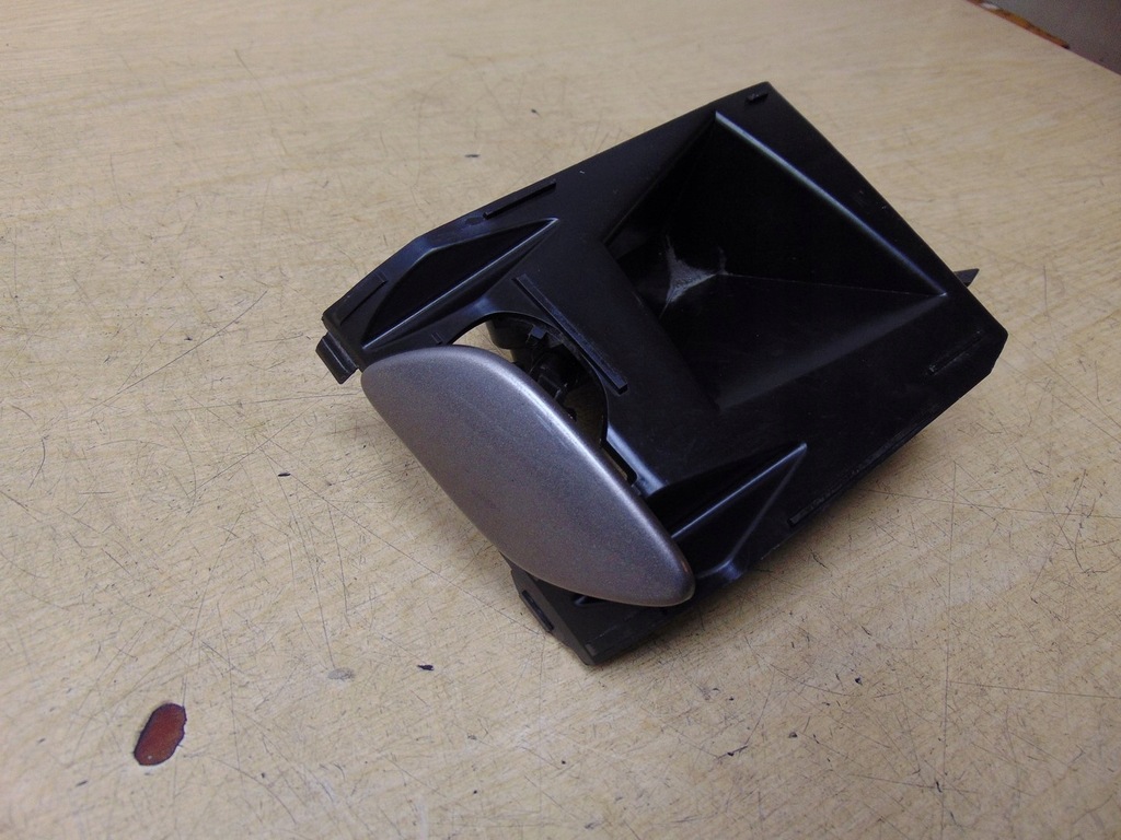 SPRYSKIWACZ REFLEKTORA LEWY VOLVO V70 III - 13679434978 - oficjalne ...