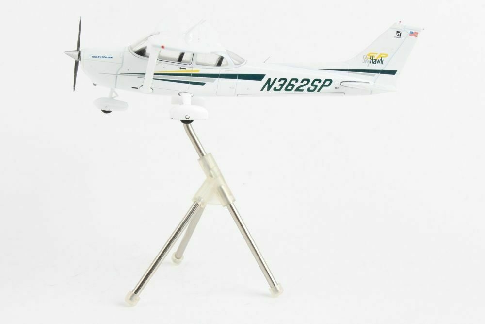 Купить Модель самолета Cessna 172 SkyHawk 1:72: отзывы, фото и ...