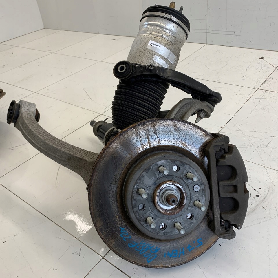 Zwrotnica lewa przód wahacz półoś zacisk pias DODGE RAM V 4X4 5.7 Hemi ...