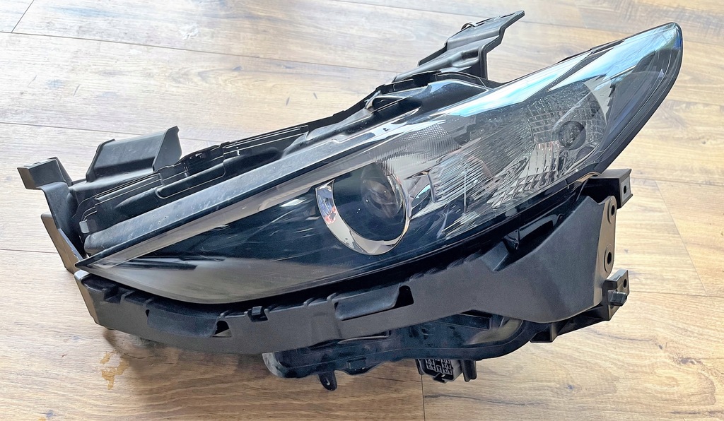 MAZDA 3 FULL LED BCHJ-51040 - 13136419312 - oficjalne archiwum Allegro