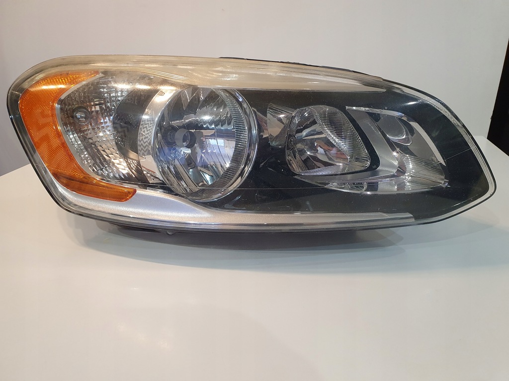 Lampa volvo XC60 USA Lift prawa OEM 31358114 - 11740501576 - oficjalne ...