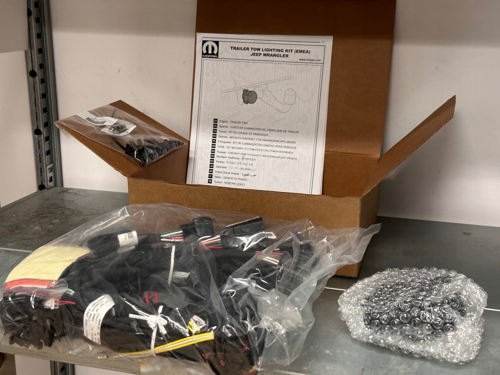 Mopar wiązka haka Jeep Wrangler JL 82216361AA - 13944925368 - oficjalne ...