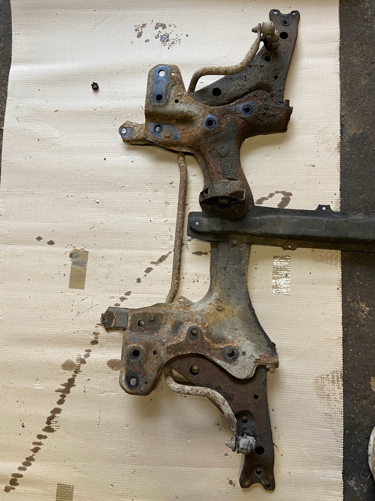 TOYOTA COROLLA E11 SANKI WÓZEK BELKA SILNIKA - 13314952353 - oficjalne archiwum Allegro