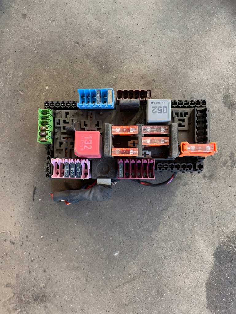 MERCEDES E 213 SKRZYNKA BEZPIECZNIKÓW 2139068801 - 13158511186 ...