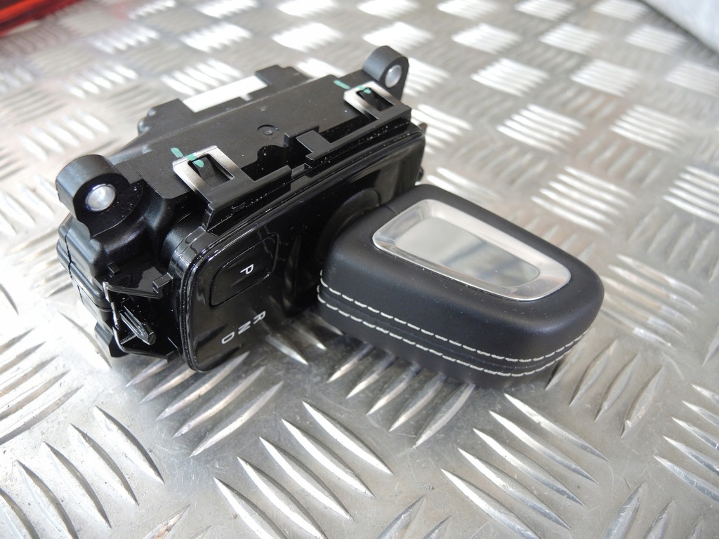 VOLVO XC60 II LEWAREK ZMIANY BIEGOW 31492152 - 10967668154 - oficjalne ...