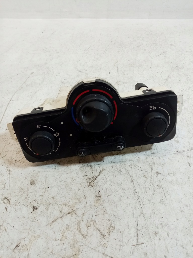 PANEL STEROWANIA NAWIEWU RENAULT CLIO 3 - 14235934469 - oficjalne archiwum Allegro