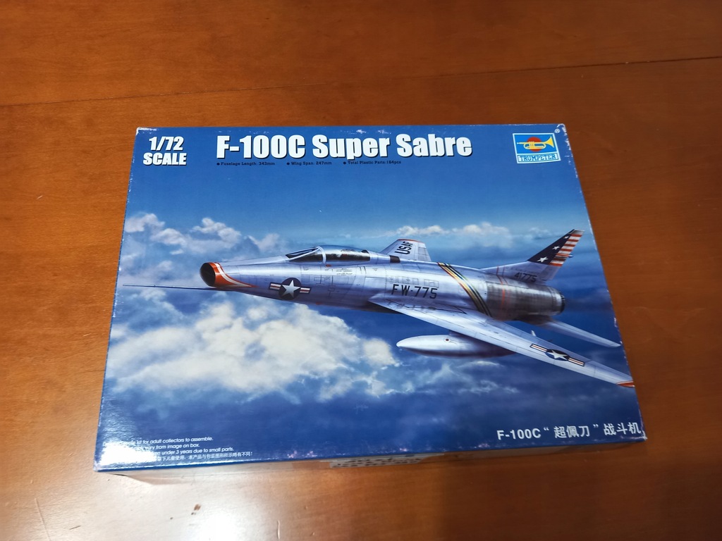 1/72 F-100C super Sabre Trumpeter - 14061752796 - oficjalne archiwum ...