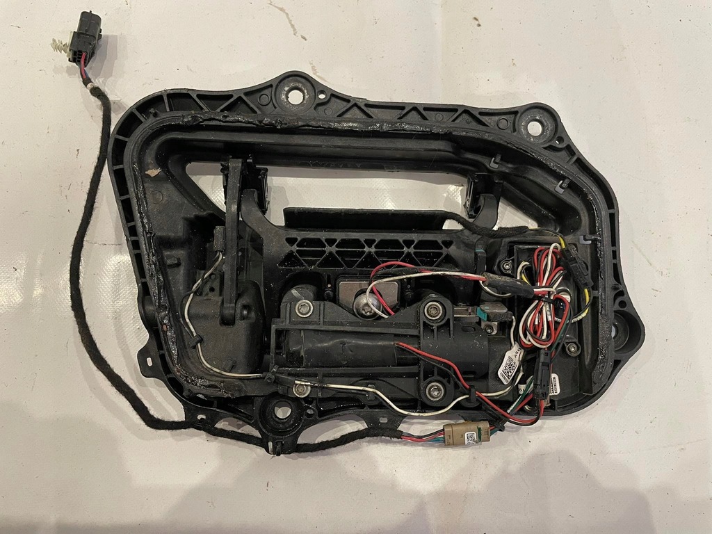 TESLA MODEL S KLAMKA LEWA PRZEDNIA 1007373-00-L - 12430848420 ...