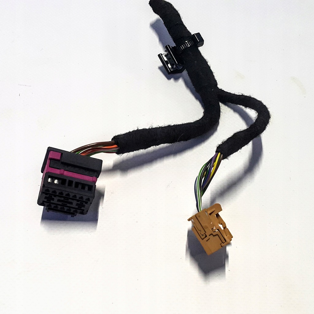 KOSTKA ELEKTRYCZNA WTYCZKA VW AUDI 8K0972483 - 7874637746 - oficjalne ...