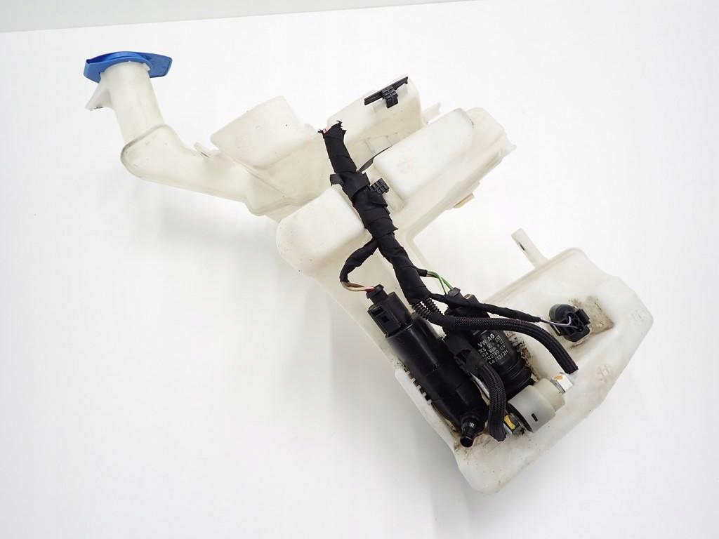 ZBIORNICZEK SPRYSKIWACZY POMPKA VW PASSAT B7 14R - 13173976563 ...