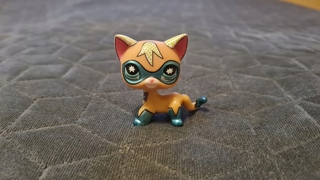 Lps shorthair SuperHero Comic - Littlest Pet Shop - 10472672792 ...